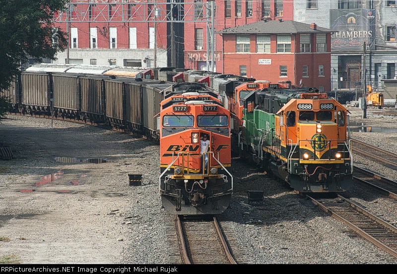 BNSF 5777